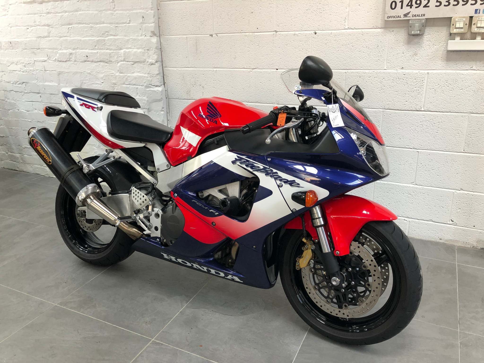 Honda CBR900RR Fireblade RR Fireblade image - Colwyn Bay KTM