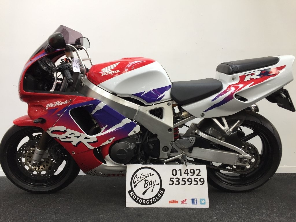 Honda CBR900RR Fireblade image - Colwyn Bay KTM